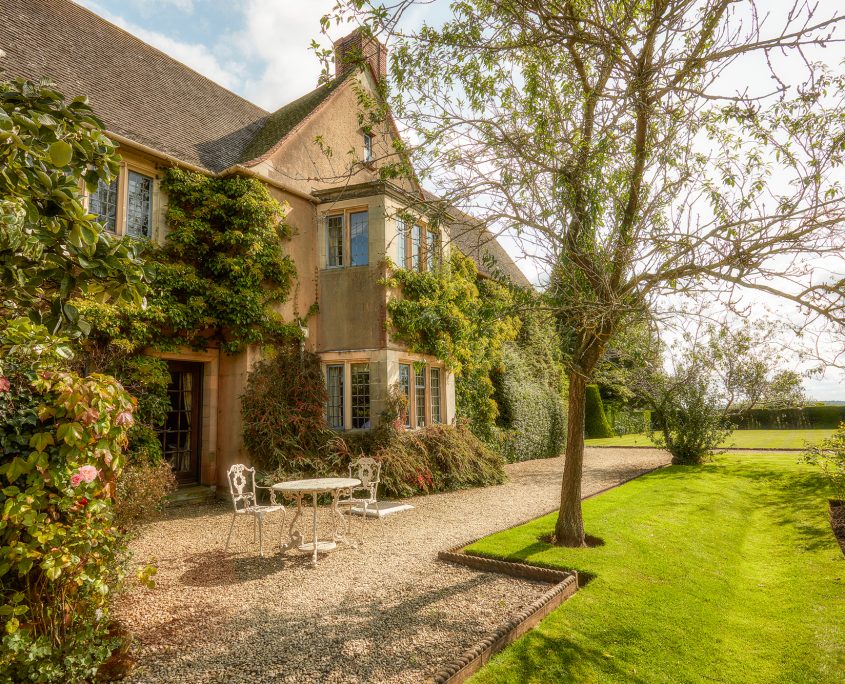 Mallory Court - McMaster Hotel Representation